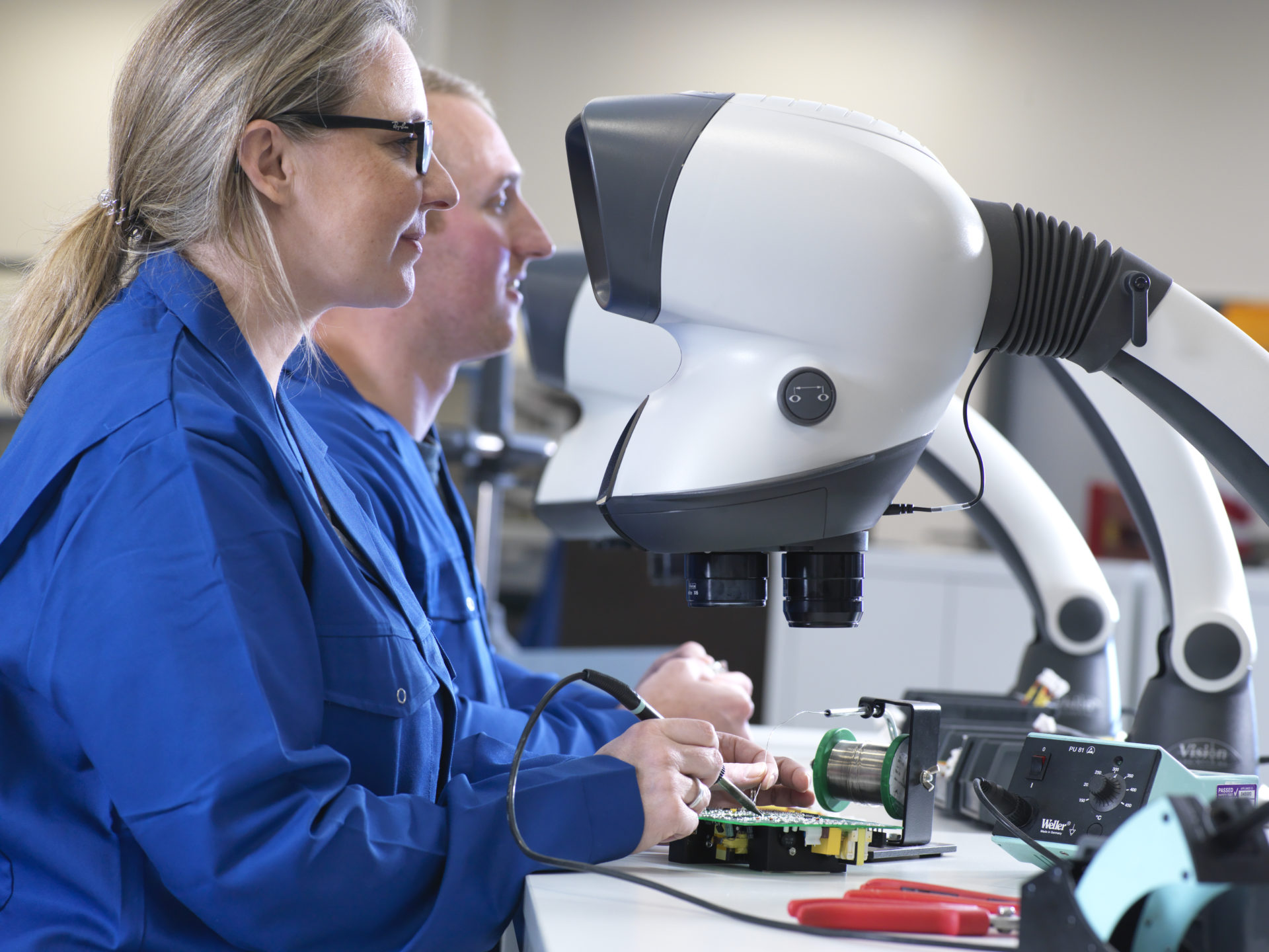 MANTIS ELITE-CAM EYE-PIECELESS STEREO MICROSCOPE - Solder Connection